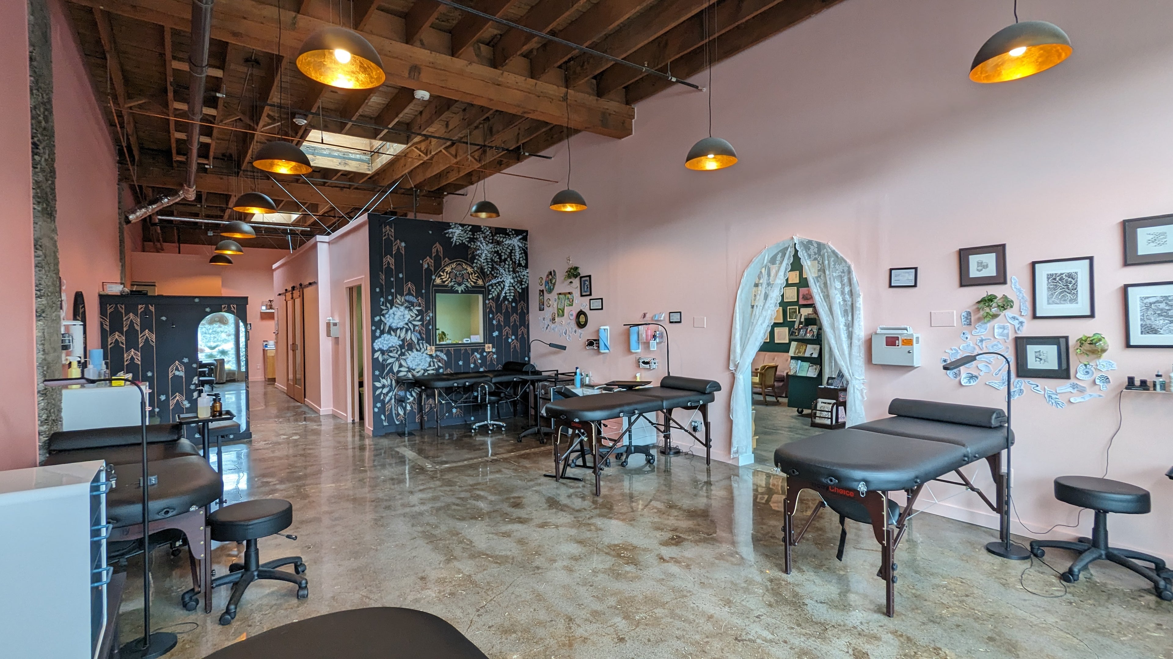Tattoo Booth Availability – Sonny's House